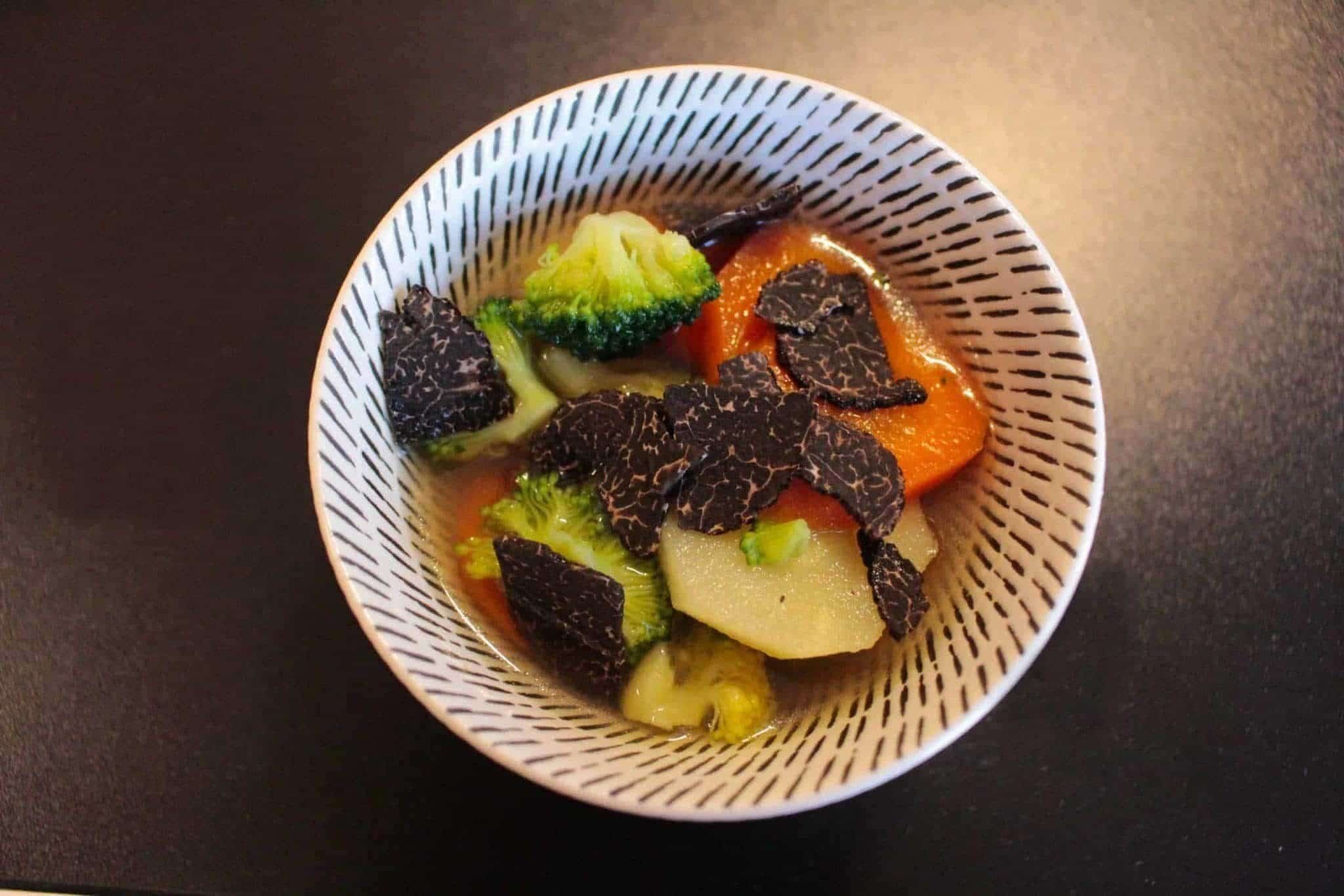 Bouillon détox à la truffe et au jus de truffes - Magazine Plantin